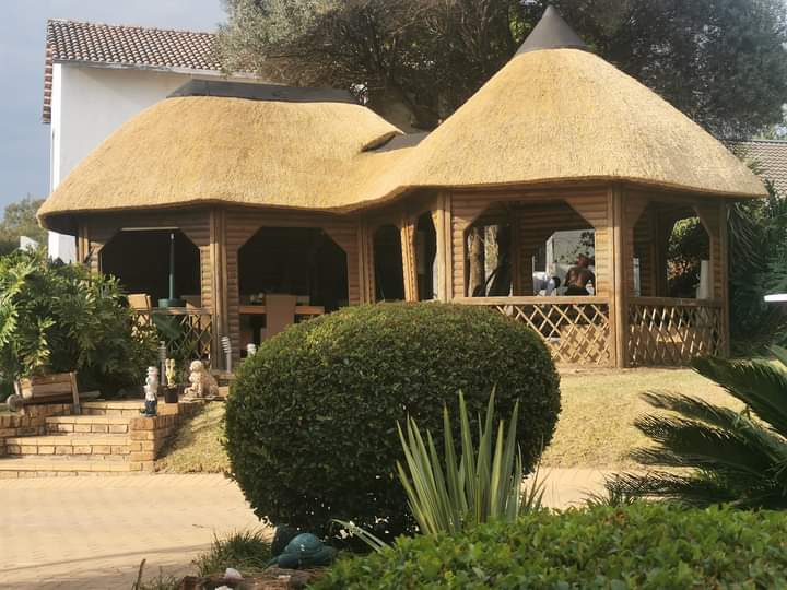 Contact Us – Ultimate Thatchers